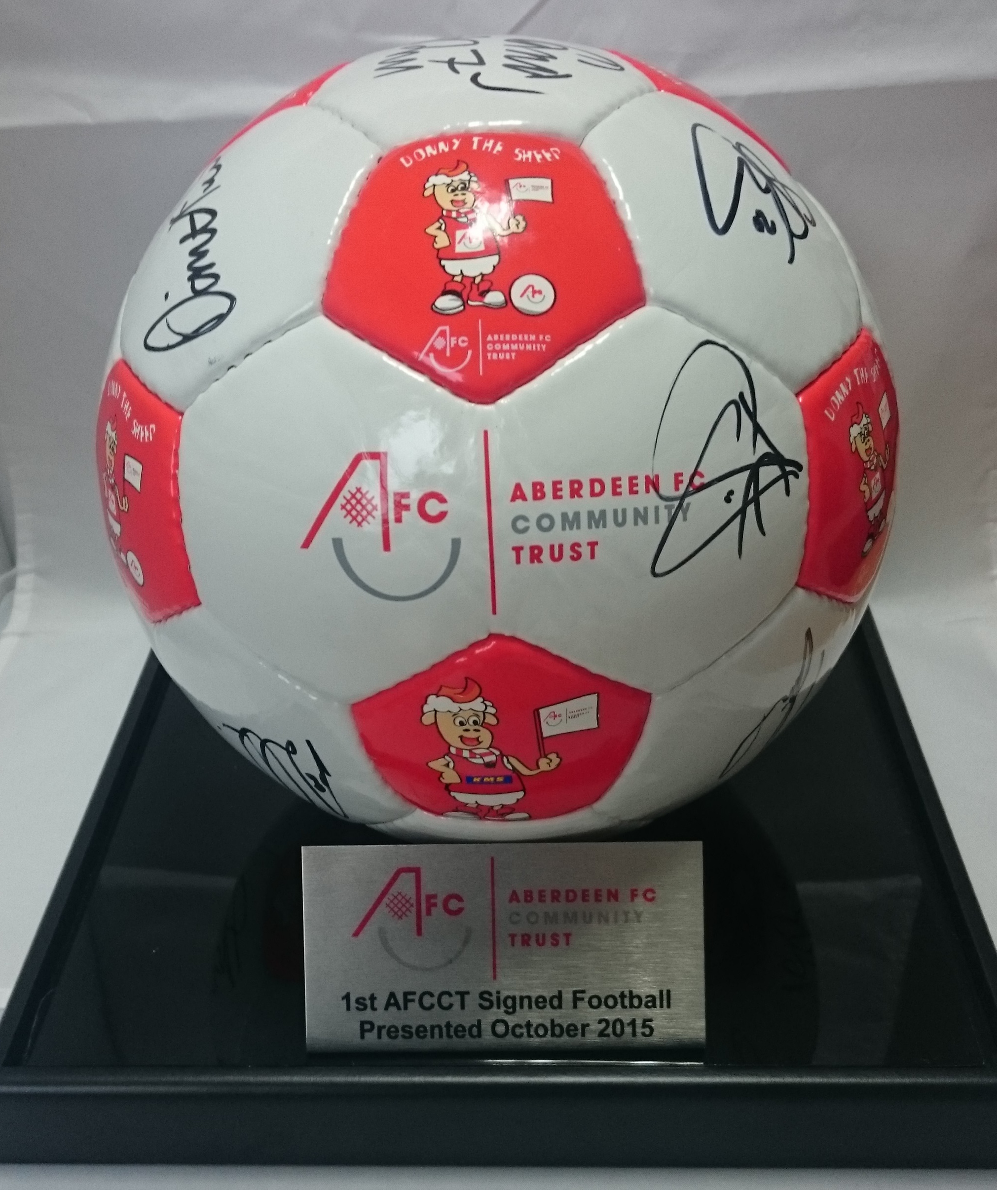 Aberdeen FC - Win the first Limited Edition signed AFCCT Football!